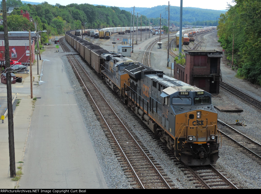 CSX 3338 and 889